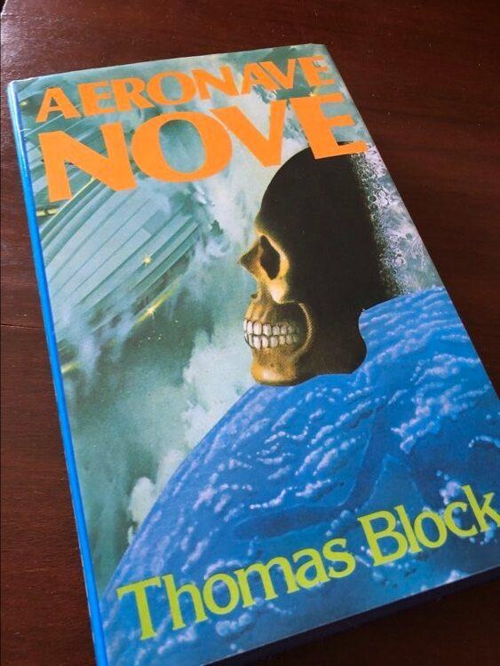 Aeronave NOVE" de Thomas Block - Folhassoltas